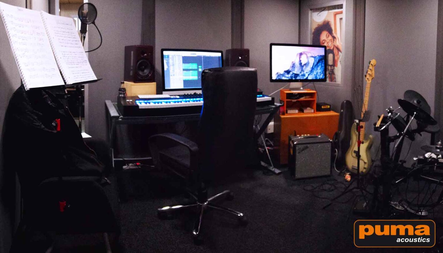 Installation of three soundproof Airbirds Premium booths in a music ...